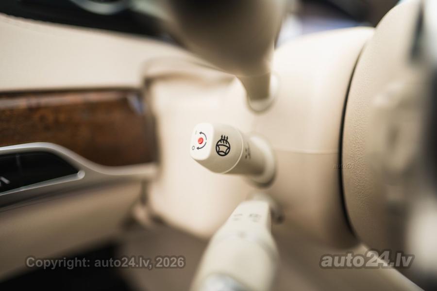 Black Mercedes-Benz S-Class 2015 in Narva, with an engine capacity of 3.00 L and mileage of 175 thousand km for 28000 €, photo 24 on AUTOMOTO.COM.LV
