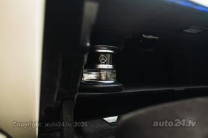 Black Mercedes-Benz S-Class 2015 in Narva, with an engine capacity of 3.00 L and mileage of 175 thousand km for 28000 €, photo 26 on AUTOMOTO.COM.LV