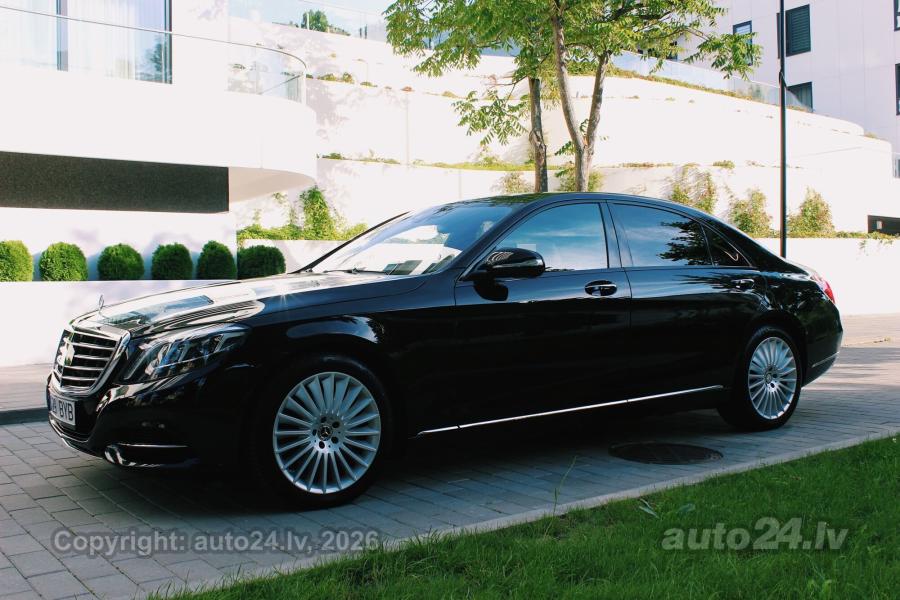 Black Mercedes-Benz S-Class 2017 in Tallinn, with an engine capacity of 3.00 L and mileage of 130 thousand km for 40920 €, photo 4 on AUTOMOTO.COM.LV