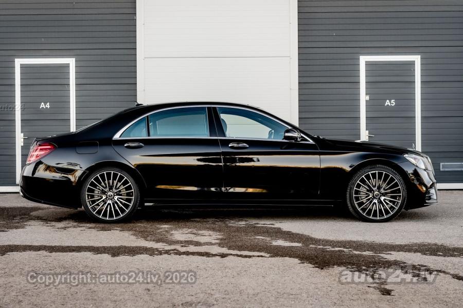 Black Mercedes-Benz S-Class 2017 in Parnu, with an engine capacity of 4.00 L and mileage of 161 thousand km for 43999 €, photo 6 on AUTOMOTO.COM.LV