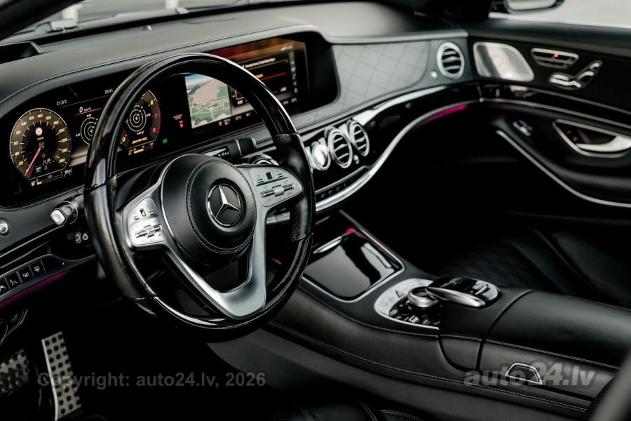 Black Mercedes-Benz S-Class 2017 in Parnu, with an engine capacity of 4.00 L and mileage of 161 thousand km for 43999 €, photo 13 on AUTOMOTO.COM.LV