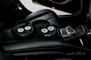 Black Mercedes-Benz S-Class 2017 in Parnu, with an engine capacity of 4.00 L and mileage of 161 thousand km for 43999 €, photo 22 on AUTOMOTO.COM.LV