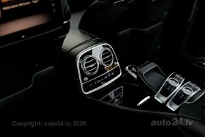 Black Mercedes-Benz S-Class 2017 in Parnu, with an engine capacity of 4.00 L and mileage of 161 thousand km for 43999 €, photo 23 on AUTOMOTO.COM.LV