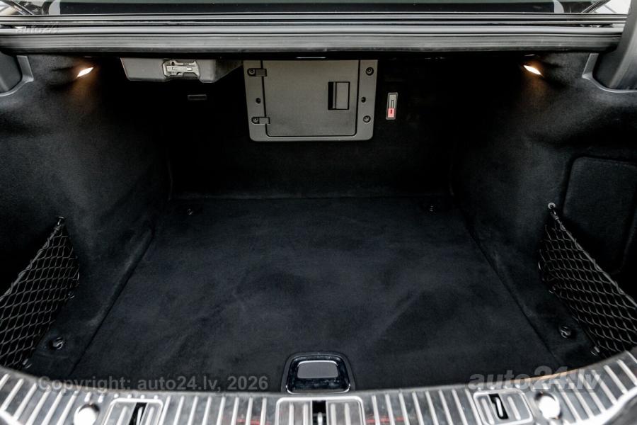 Black Mercedes-Benz S-Class 2017 in Parnu, with an engine capacity of 4.00 L and mileage of 161 thousand km for 43999 €, photo 30 on AUTOMOTO.COM.LV