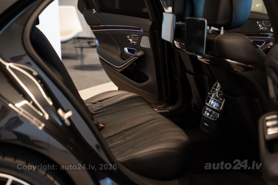 Black Mercedes-Benz S-Class 2018 in Tallinn, with an engine capacity of 4.00 L and mileage of 63 thousand km for 80000 €, photo 24 on AUTOMOTO.COM.LV