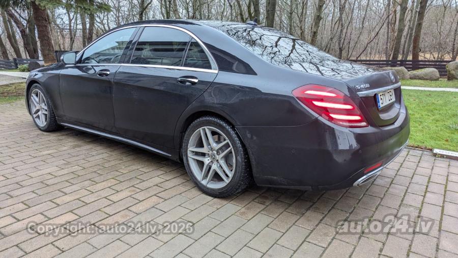 Black Mercedes-Benz S-Class 2018 in Tallinn, with an engine capacity of 3.00 L and mileage of 187 thousand km for 48999 €, photo 12 on AUTOMOTO.COM.LV