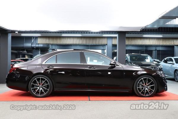 Black Mercedes-Benz S-Class 2019 in Tallinn, with an engine capacity of 4.00 L and mileage of 162 thousand km for 42995 €, photo 5 on AUTOMOTO.COM.LV