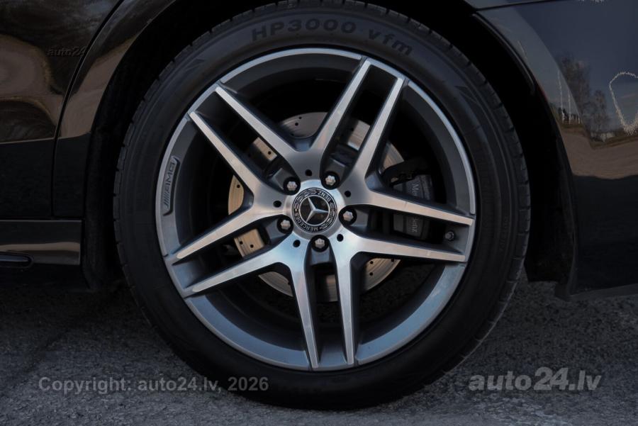 Black Mercedes-Benz S-Class 2019 in Tallinn, with an engine capacity of 2.90 L and mileage of 149 thousand km for 49500 €, photo 11 on AUTOMOTO.COM.LV