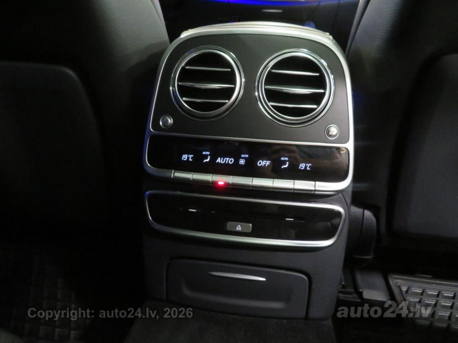 Black Mercedes-Benz S-Class 2019 in Tallinn, with an engine capacity of 3.00 L and mileage of 150 thousand km for 38000 €, photo 8 on AUTOMOTO.COM.LV