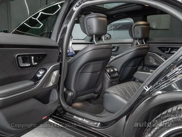 Melns Mercedes-Benz S-Class 2020 Tallina, ar dzinēja tilpumu 3.00 L un nobraukumu 93 tūkst. km par 74900 €, foto 7 vietnē AUTOMOTO.COM.LV