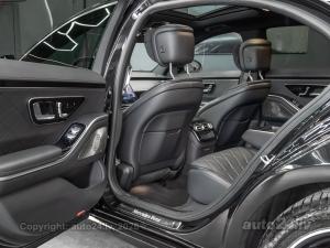 Black Mercedes-Benz S-Class 2020 in Tallinn, with an engine capacity of 3.00 L and mileage of 93 thousand km for 74900 €, photo 8 on AUTOMOTO.COM.LV