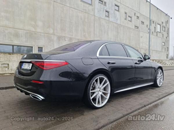 Melns Mercedes-Benz S-Class 2021 Tallina, ar dzinēja tilpumu 2.90 L un nobraukumu 89 tūkst. km par 85500 €, foto 3 vietnē AUTOMOTO.COM.LV