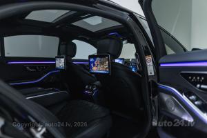 Black Mercedes-Benz S-Class 2021 in Tallinn, with an engine capacity of 2.90 L and mileage of 123 thousand km for 79990 €, photo 18 on AUTOMOTO.COM.LV