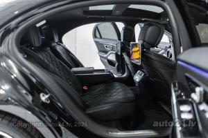 Black Mercedes-Benz S-Class 2021 in Tallinn, with an engine capacity of 2.90 L and mileage of 123 thousand km for 79990 €, photo 20 on AUTOMOTO.COM.LV