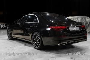 Black Mercedes-Benz S-Class 2022 in Riga, with an engine capacity of 4.00 L and mileage of 35 thousand km for 89900 €, photo 6 on AUTOMOTO.COM.LV