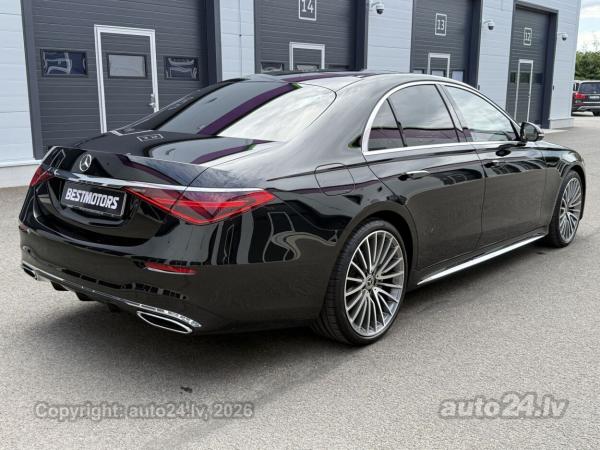 Melns Mercedes-Benz S-Class 2023 Tallina, ar dzinēja tilpumu 2.90 L un nobraukumu 22 tūkst. km par 104999 €, foto 2 vietnē AUTOMOTO.COM.LV