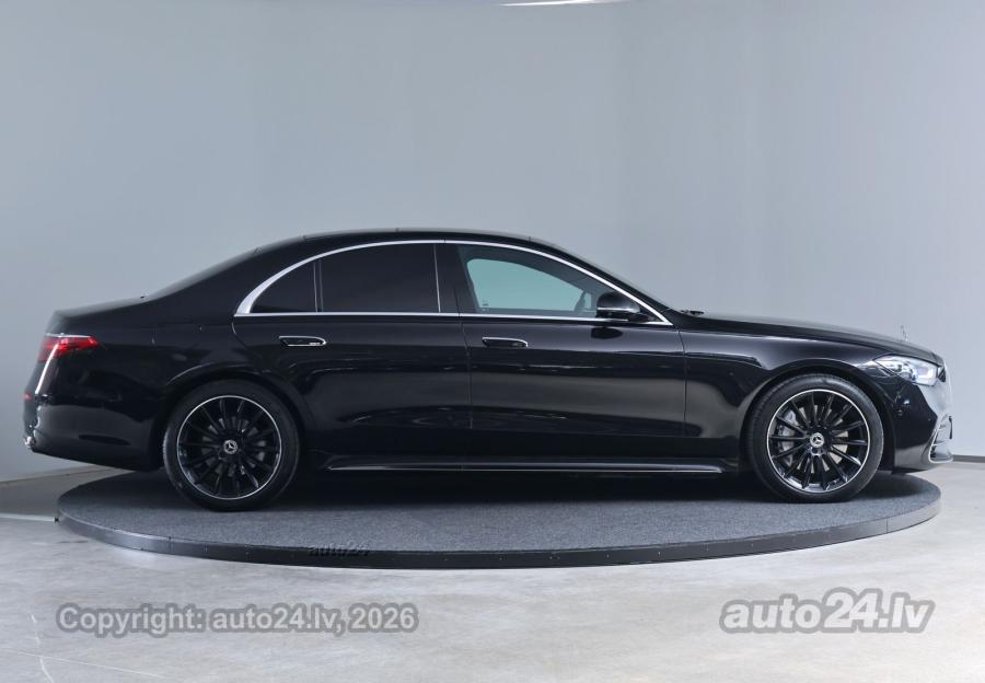 Black Mercedes-Benz S-Class 2023 in Tallinn, with an engine capacity of 2.93 L and mileage of 42 thousand km for 95000 €, photo 5 on AUTOMOTO.COM.LV