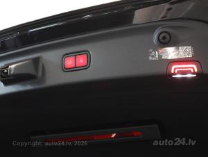 Black Mercedes-Benz S-Class 2023 in Tallinn, with an engine capacity of 2.93 L and mileage of 42 thousand km for 95000 €, photo 26 on AUTOMOTO.COM.LV