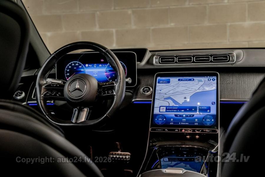 Black Mercedes-Benz S-Class 2023 in Tallinn, with an engine capacity of 2.90 L and mileage of 82 thousand km for 89990 €, photo 19 on AUTOMOTO.COM.LV