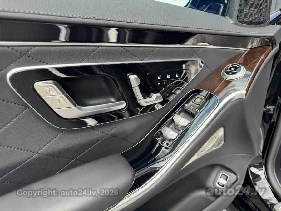 Melns Mercedes-Benz S-Class 2025 Tallina, ar dzinēja tilpumu 3.00 L un nobraukumu 30 tūkst. km par 119995 €, foto 10 vietnē AUTOMOTO.COM.LV