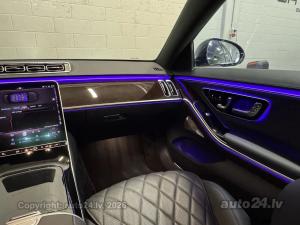 Melns Mercedes-Benz S-Class 2025 Tallina, ar dzinēja tilpumu 3.00 L un nobraukumu 30 tūkst. km par 119995 €, foto 24 vietnē AUTOMOTO.COM.LV