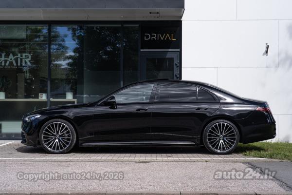 Black Mercedes-Benz S-Class 2025 in Tallinn, with an engine capacity of 3.00 L and mileage of 15 thousand km for 124900 €, photo 3 on AUTOMOTO.COM.LV