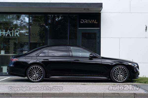 Black Mercedes-Benz S-Class 2025 in Tallinn, with an engine capacity of 3.00 L and mileage of 15 thousand km for 124900 €, photo 4 on AUTOMOTO.COM.LV