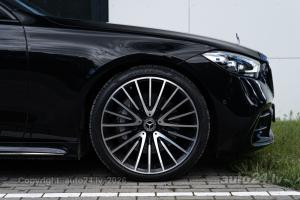 Black Mercedes-Benz S-Class 2025 in Tallinn, with an engine capacity of 3.00 L and mileage of 15 thousand km for 124900 €, photo 25 on AUTOMOTO.COM.LV