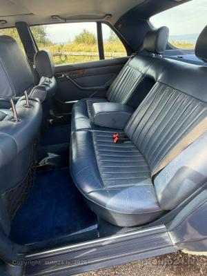 Blue Mercedes-Benz S-Class 1985 in Tallinn, with an engine capacity of 5.00 L and mileage of 189 thousand km for 14990 €, photo 9 on AUTOMOTO.COM.LV