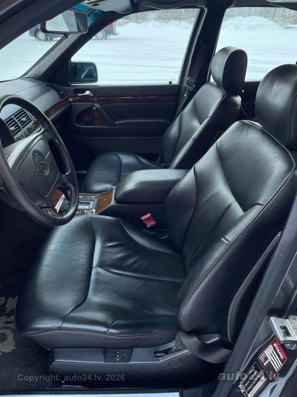 Blue Mercedes-Benz S-Class 1993 in Tallinn, with an engine capacity of 5.00 L and mileage of 155 thousand km for 16500 €, photo 11 on AUTOMOTO.COM.LV