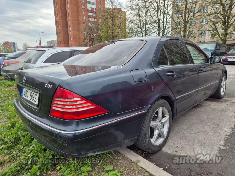 Blue Mercedes-Benz S-Class 2003 in Tallinn, with an engine capacity of 3.20 L and mileage of 399 thousand km for 1499 €, photo 5 on AUTOMOTO.COM.LV