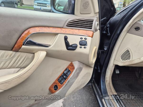 Blue Mercedes-Benz S-Class 2003 in Tallinn, with an engine capacity of 3.20 L and mileage of 399 thousand km for 1499 €, photo 8 on AUTOMOTO.COM.LV