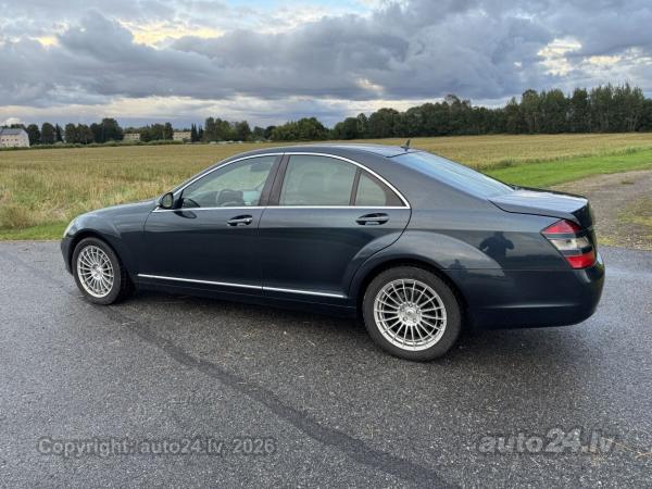 Zils Mercedes-Benz S-Class 2006 Repina, ar dzinēja tilpumu 3.00 L un nobraukumu 383 tūkst. km par 8000 €, foto 1 vietnē AUTOMOTO.COM.LV