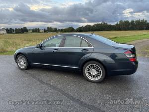 Zils Mercedes-Benz S-Class 2006 Repina, ar dzinēja tilpumu 3.00 L un nobraukumu 383 tūkst. km par 8000 €, foto  vietnē AUTOMOTO.COM.LV