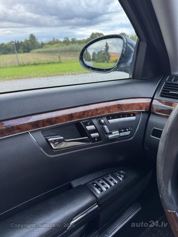 Zils Mercedes-Benz S-Class 2006 Repina, ar dzinēja tilpumu 3.00 L un nobraukumu 383 tūkst. km par 8000 €, foto 2 vietnē AUTOMOTO.COM.LV