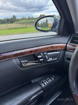 Zils Mercedes-Benz S-Class 2006 Repina, ar dzinēja tilpumu 3.00 L un nobraukumu 383 tūkst. km par 8000 €, foto 3 vietnē AUTOMOTO.COM.LV