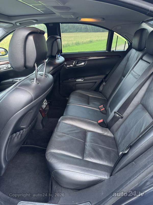 Zils Mercedes-Benz S-Class 2006 Repina, ar dzinēja tilpumu 3.00 L un nobraukumu 383 tūkst. km par 8000 €, foto 8 vietnē AUTOMOTO.COM.LV