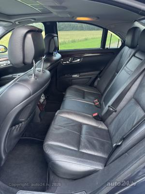 Zils Mercedes-Benz S-Class 2006 Repina, ar dzinēja tilpumu 3.00 L un nobraukumu 383 tūkst. km par 8000 €, foto 9 vietnē AUTOMOTO.COM.LV