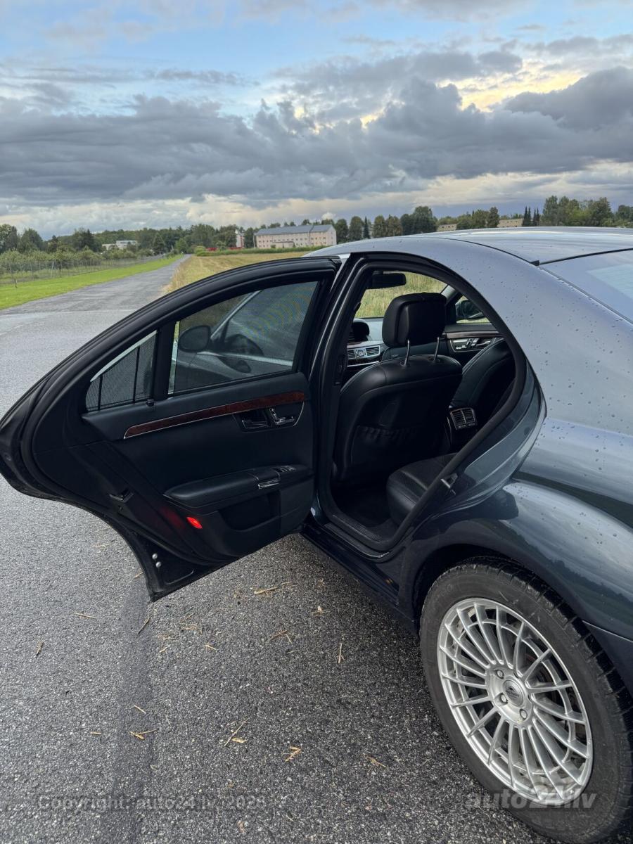 Zils Mercedes-Benz S-Class 2006 Repina, ar dzinēja tilpumu 3.00 L un nobraukumu 383 tūkst. km par 8000 €, foto 12 vietnē AUTOMOTO.COM.LV
