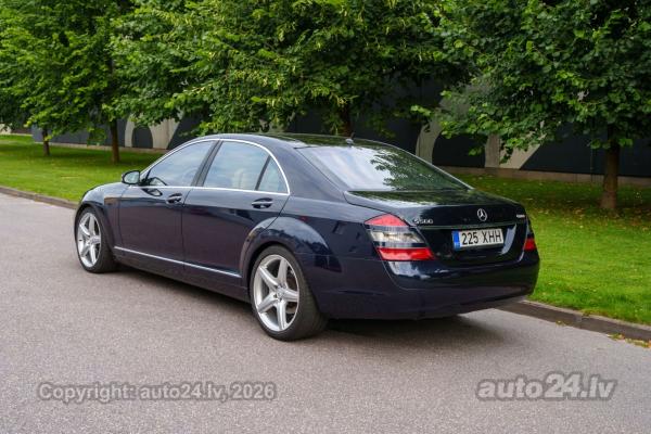 Blue Mercedes-Benz S-Class 2007 in Parnu, with an engine capacity of 5.50 L and mileage of 289 thousand km for 10600 €, photo 3 on AUTOMOTO.COM.LV