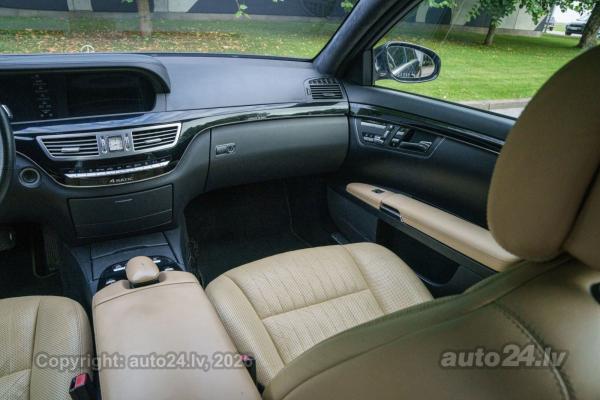 Blue Mercedes-Benz S-Class 2007 in Parnu, with an engine capacity of 5.50 L and mileage of 289 thousand km for 10600 €, photo 10 on AUTOMOTO.COM.LV