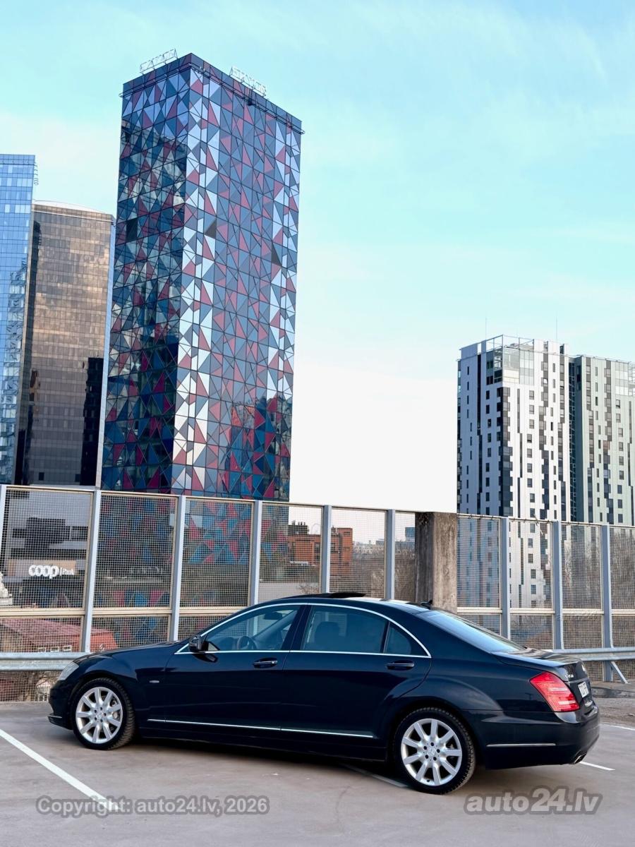 Zils Mercedes-Benz S-Class 2012 Tallina, ar dzinēja tilpumu 0.00 L un nobraukumu 230 tūkst. km par 16999 €, foto 14 vietnē AUTOMOTO.COM.LV