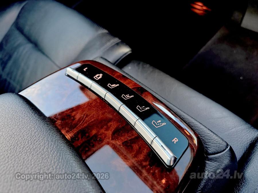 Zils Mercedes-Benz S-Class 2012 Tallina, ar dzinēja tilpumu 0.00 L un nobraukumu 230 tūkst. km par 16999 €, foto 24 vietnē AUTOMOTO.COM.LV