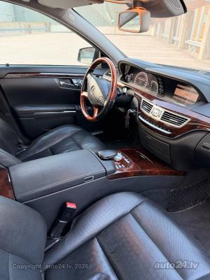 Zils Mercedes-Benz S-Class 2012 Tallina, ar dzinēja tilpumu 0.00 L un nobraukumu 230 tūkst. km par 16999 €, foto 25 vietnē AUTOMOTO.COM.LV