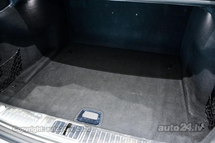 Grey Mercedes-Benz S-Class 2019 in Tallinn, with an engine capacity of 4.00 L and mileage of 93 thousand km for 106900 €, photo 12 on AUTOMOTO.COM.LV