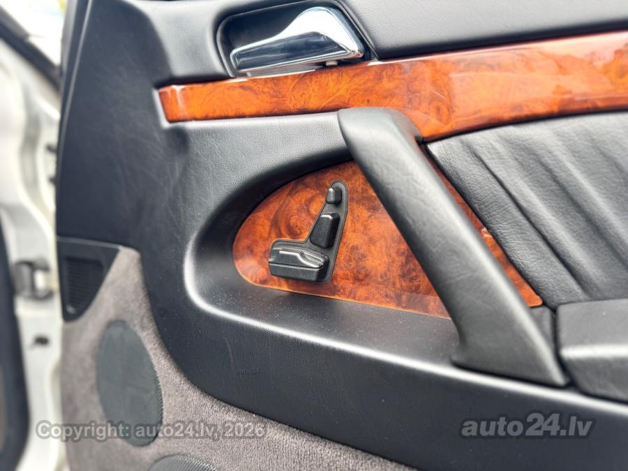 Pelēks Mercedes-Benz S-Class 1992 Tallina, ar dzinēja tilpumu 3.20 L un nobraukumu 298 tūkst. km par 8900 €, foto 16 vietnē AUTOMOTO.COM.LV