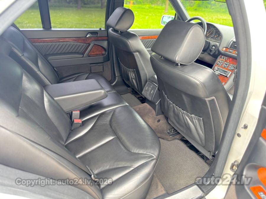 Pelēks Mercedes-Benz S-Class 1992 Tallina, ar dzinēja tilpumu 3.20 L un nobraukumu 298 tūkst. km par 8900 €, foto 17 vietnē AUTOMOTO.COM.LV