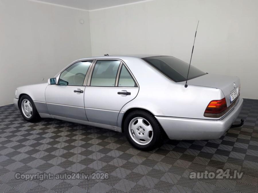 Pelēks Mercedes-Benz S-Class 1993 Tallina, ar dzinēja tilpumu 3.40 L un nobraukumu 319 tūkst. km par 2999 €, foto 4 vietnē AUTOMOTO.COM.LV