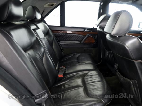 Pelēks Mercedes-Benz S-Class 1993 Tallina, ar dzinēja tilpumu 3.40 L un nobraukumu 319 tūkst. km par 2999 €, foto 7 vietnē AUTOMOTO.COM.LV