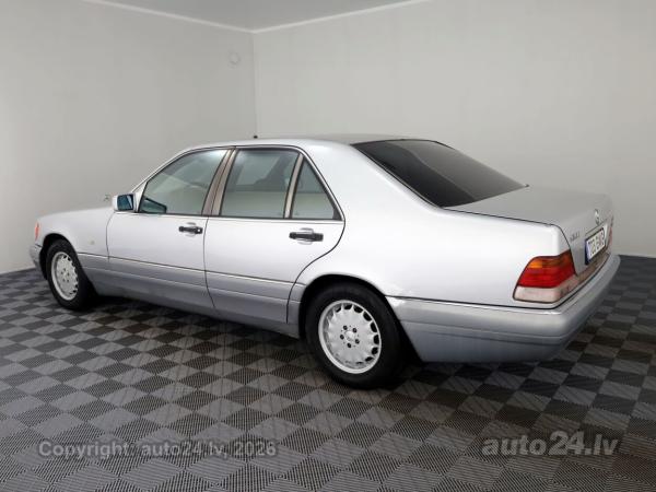 Pelēks Mercedes-Benz S-Class 1994 Tallina, ar dzinēja tilpumu 3.50 L un nobraukumu 226 tūkst. km par 4199 €, foto 4 vietnē AUTOMOTO.COM.LV